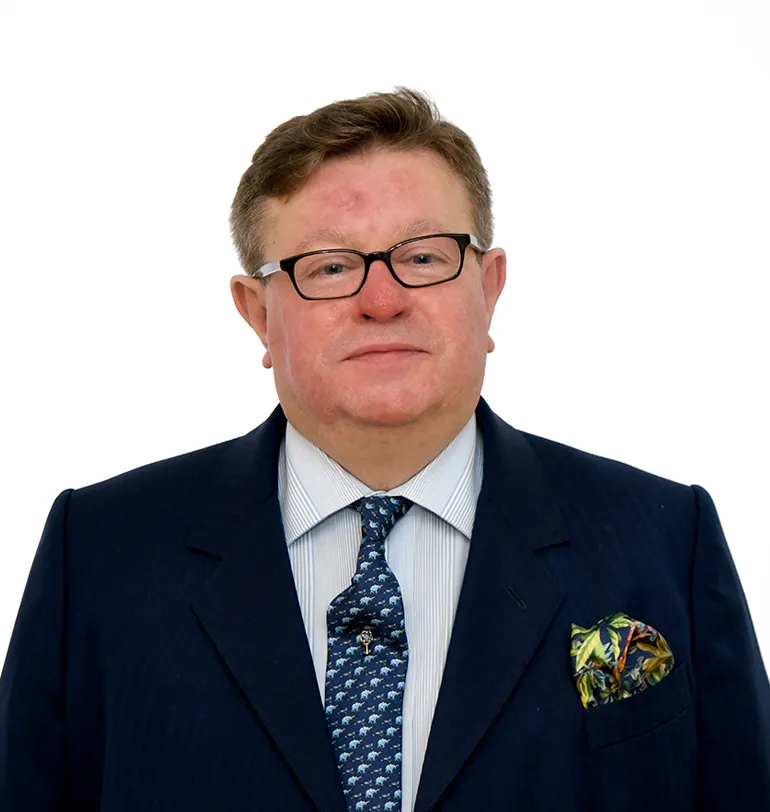 Miles Bennett | 5 Paper Buildings